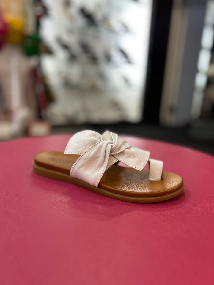 Rilassare – Shoe Fashions Kenmore