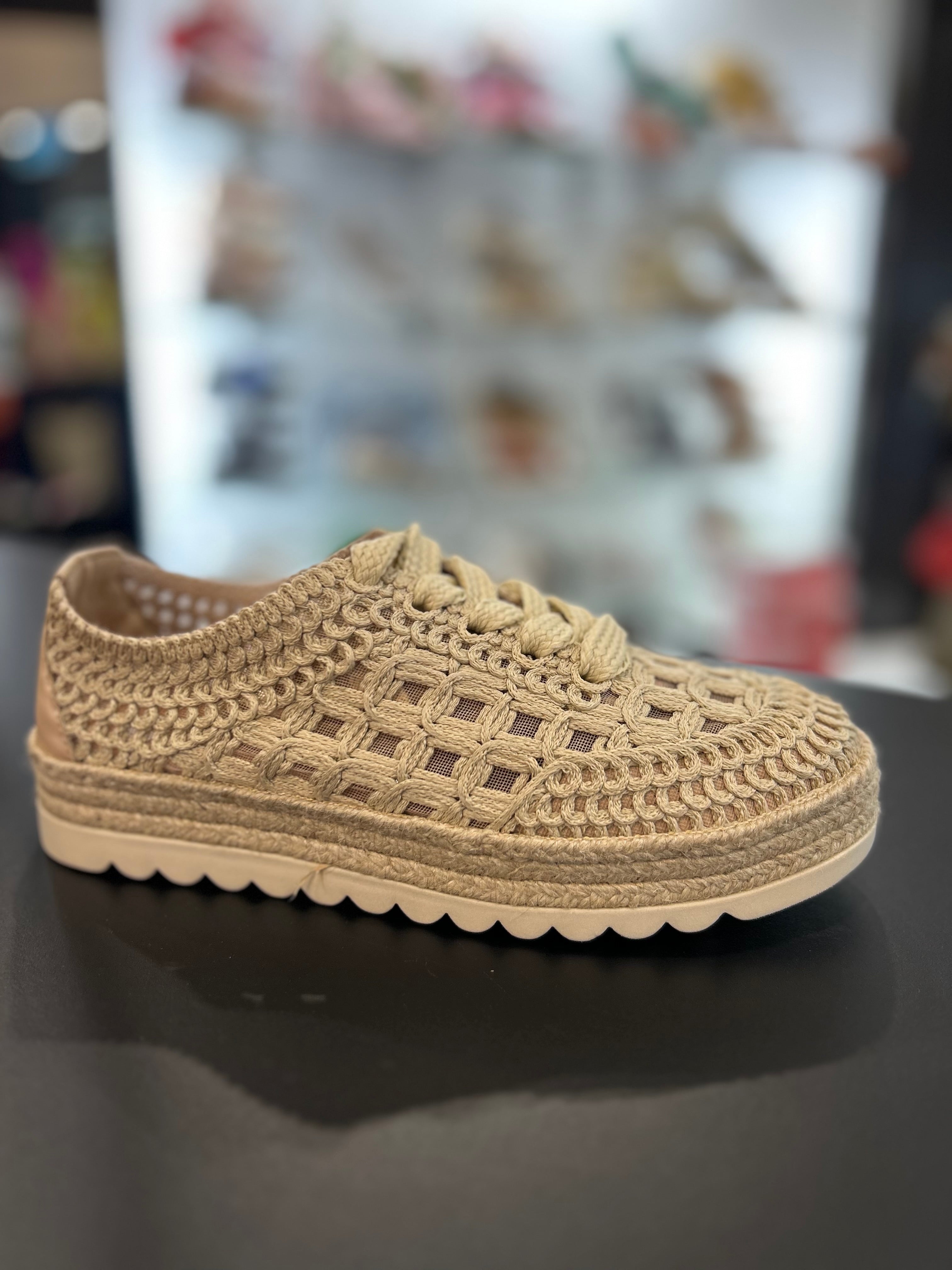 396168 – Shoe Fashions Kenmore